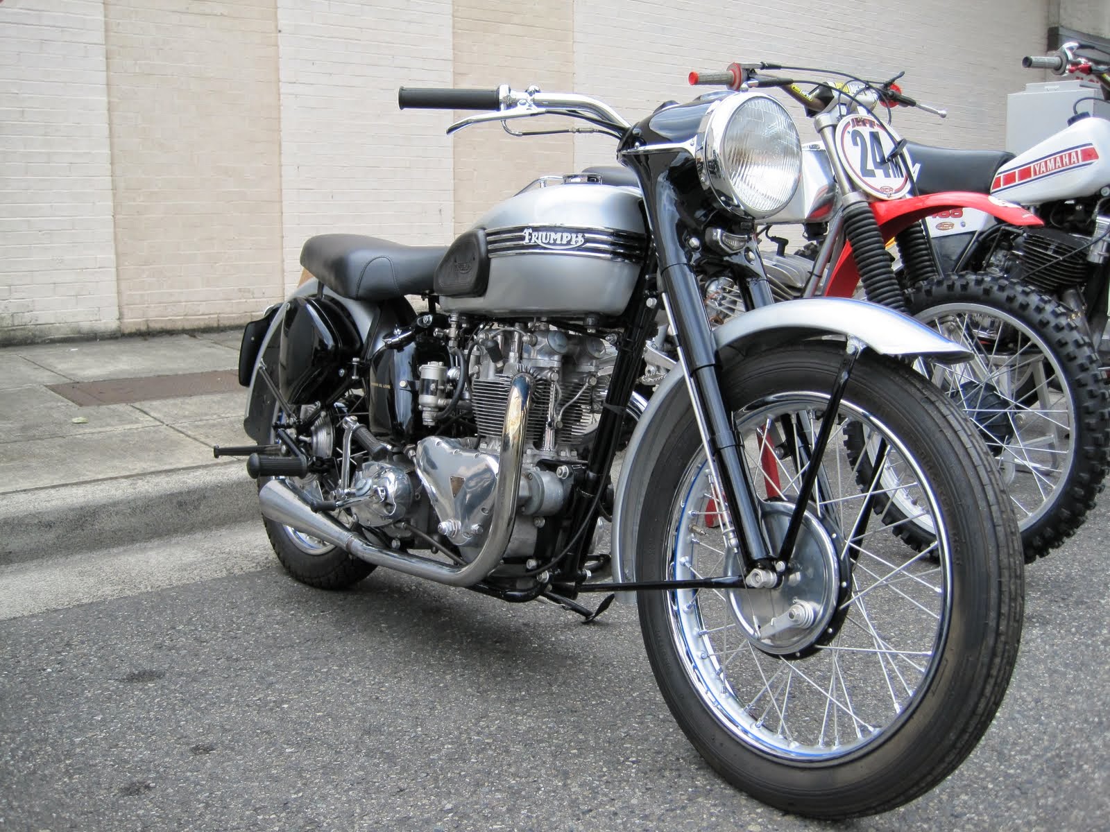 GeekBobber: 1951 Triumph T100 Race Kit