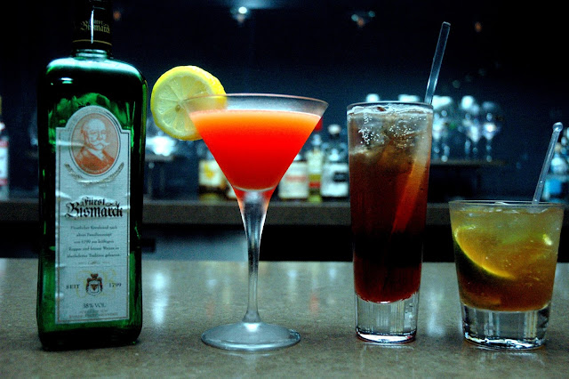 DUDE FOR FOOD: A Tipple at The Lounge: Oktober Special Cocktails at ...