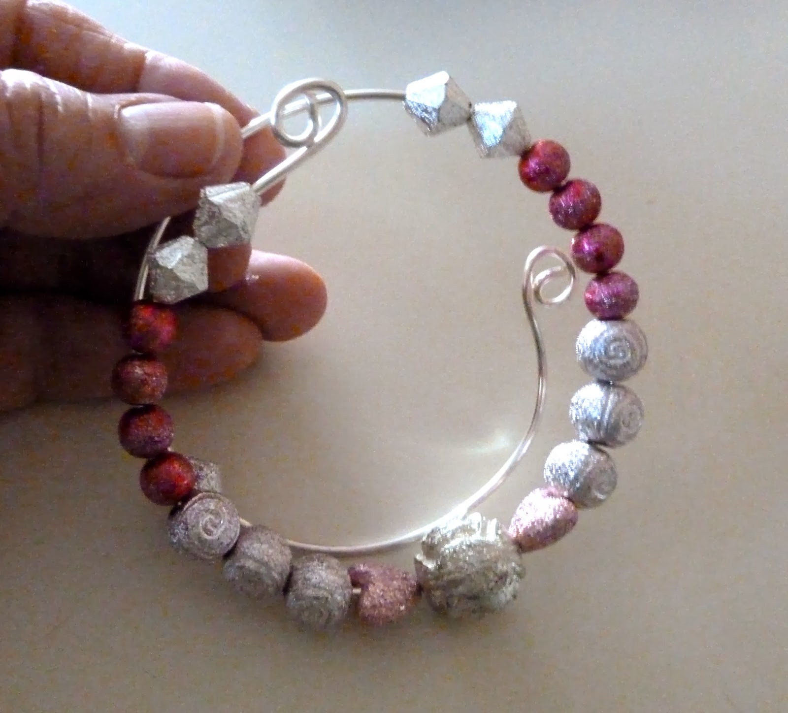 Make it easy crafts: Easy beady bangle bracelet