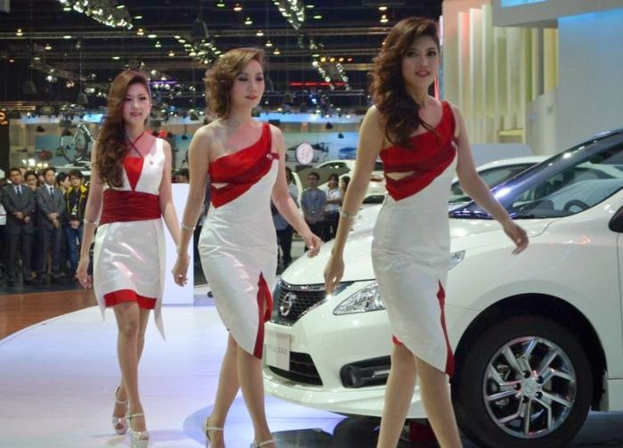 SPG Mobil Mitsubishi Baru Benar-Benar Cantik Dan Pilihan Yang Tepat ...