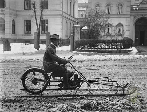 Vintage Snow Machines ~ Riding Vintage