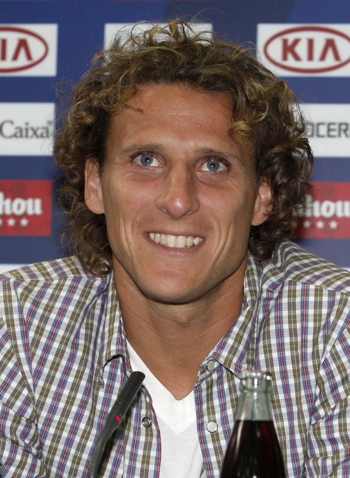 Diego Forlan Pictures | Football Players Club