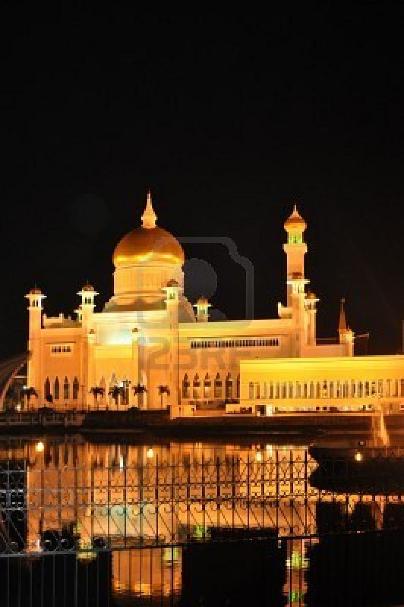 Welcome to the Islamic Holly Places: Sultan Omar Ali Saifuddin Mosque ...