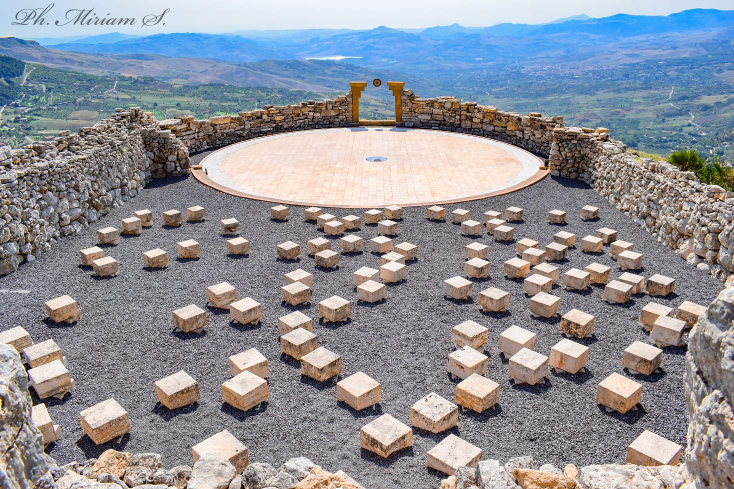 Il Teatro Andromeda” - una visione tra cielo e Terra -