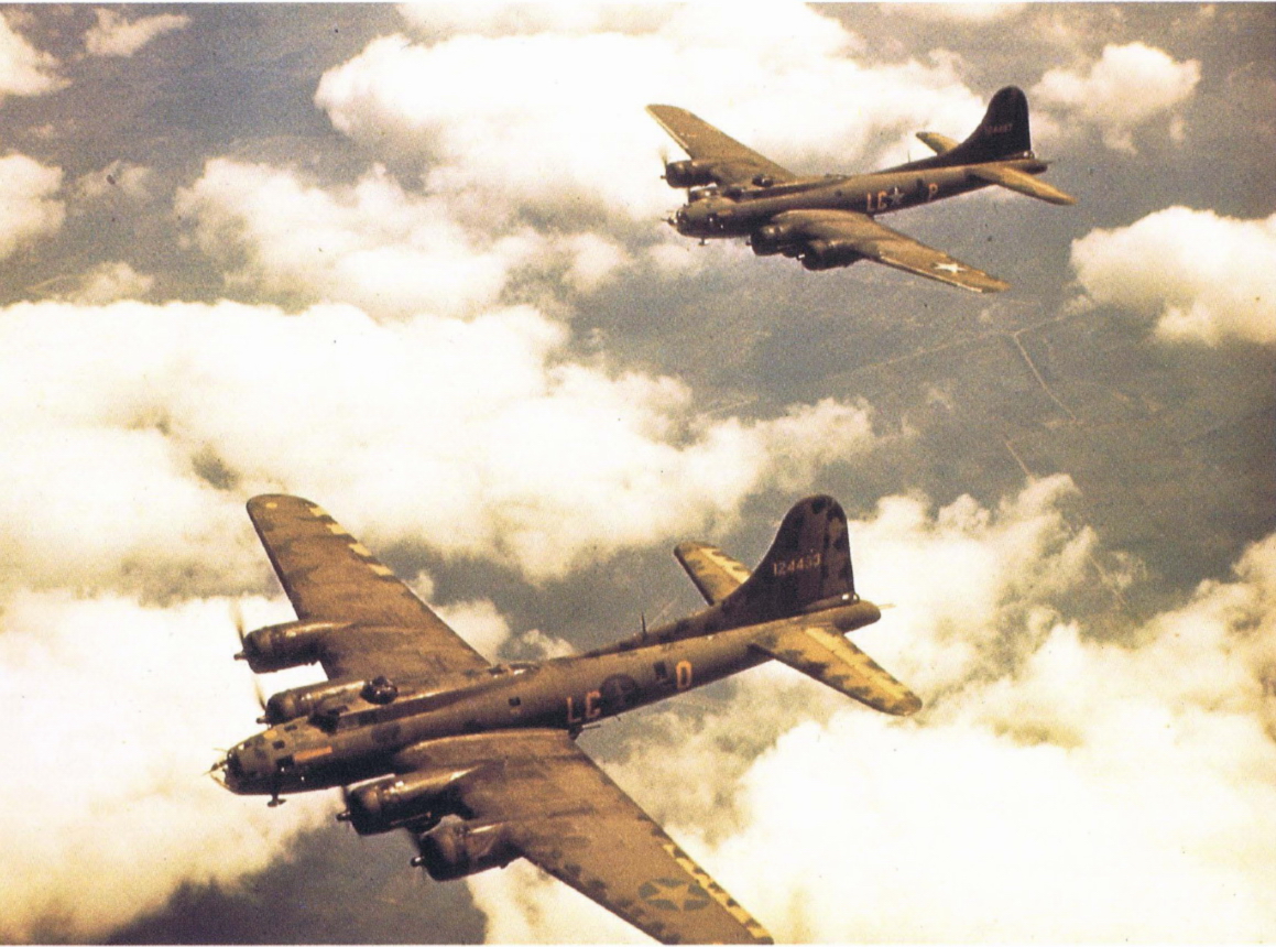 B-17 in D-Day stripes photo link - Aircraft WWII - Britmodeller.com