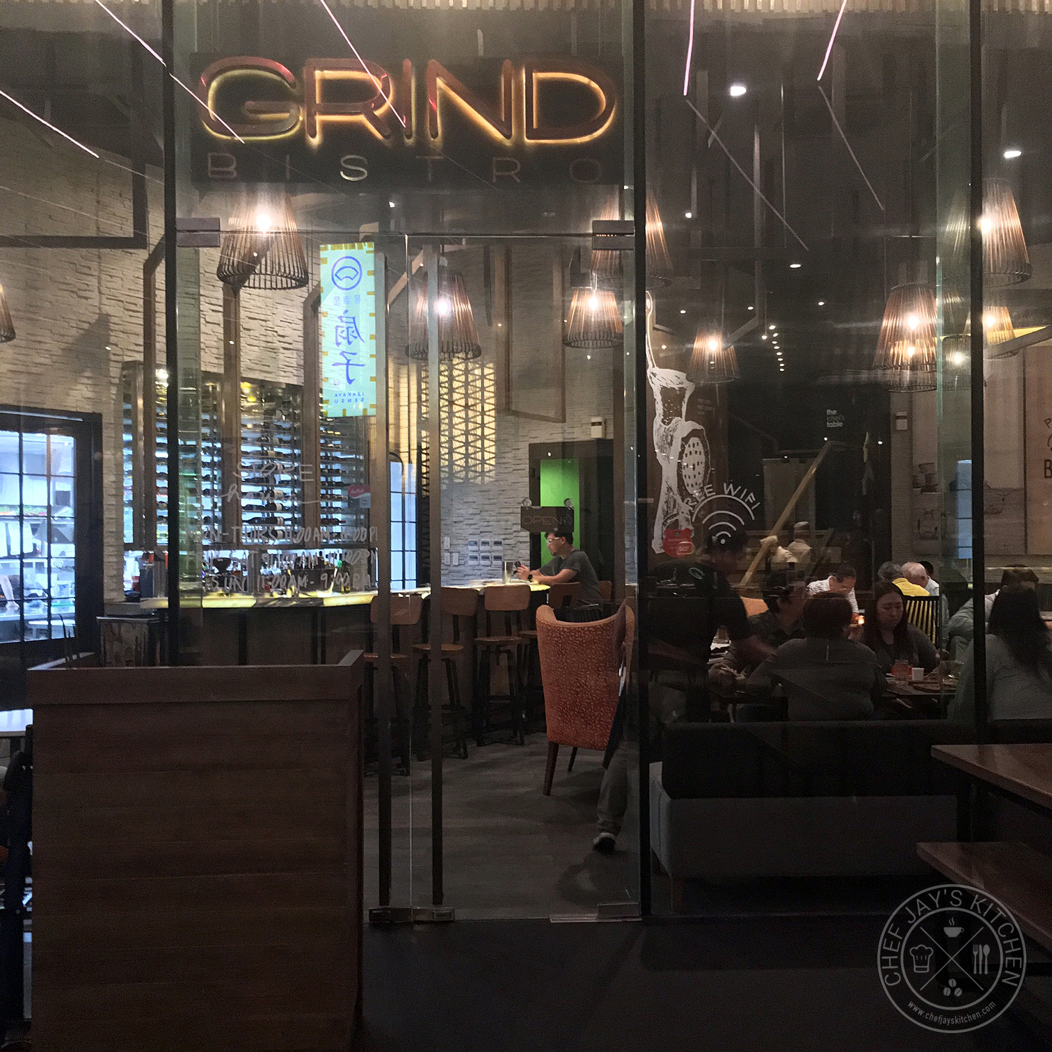 Grind Bistro: Gourmet, All-American Dishes From the Carls' Kitchen ...