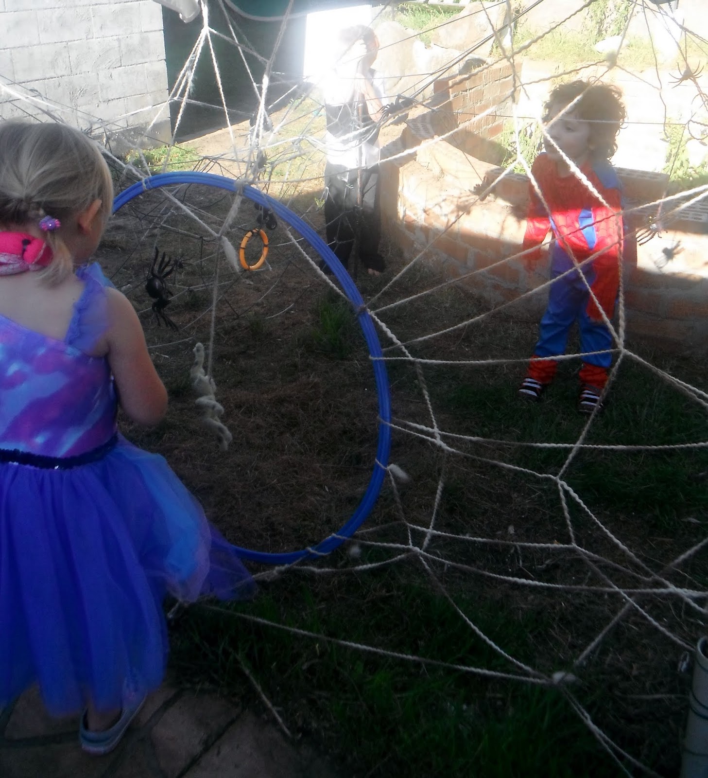 Adventures at home with Mum: Outdoor Play - The Spider Cave Maze
