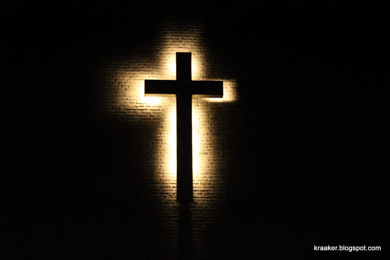 Imae Tal: Fast-food cross