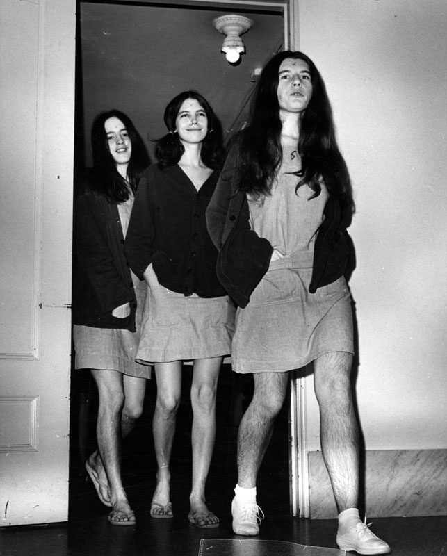 Murder Trial Photos of Charles Manson and the Manson Family From 1969 ...