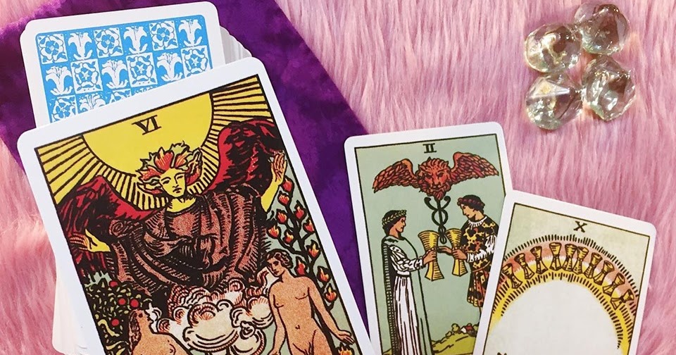 My Journey on Becoming a Professional Tarot Reader | Phantasm