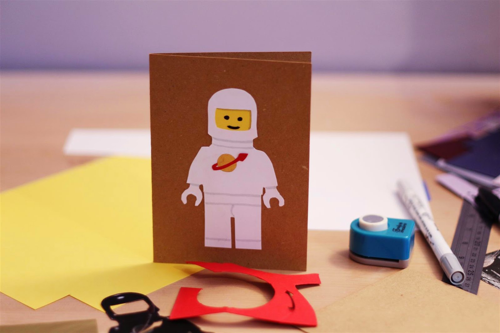 emuse: Lego spaceman card