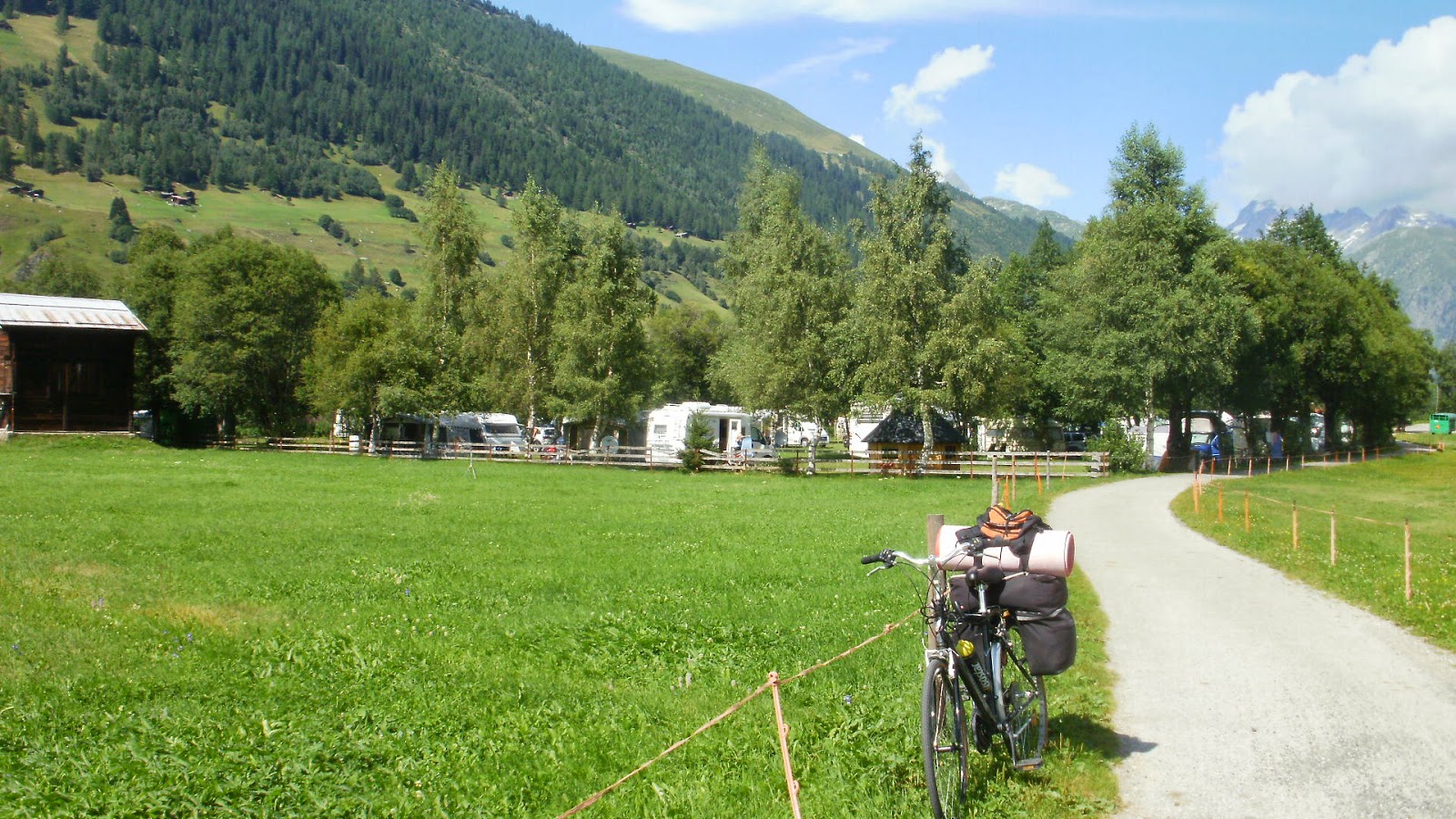 EXCURSII CU BICICLETA: Elvetia