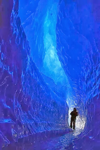 factOscience: The Blue Tunnel, Antarctica