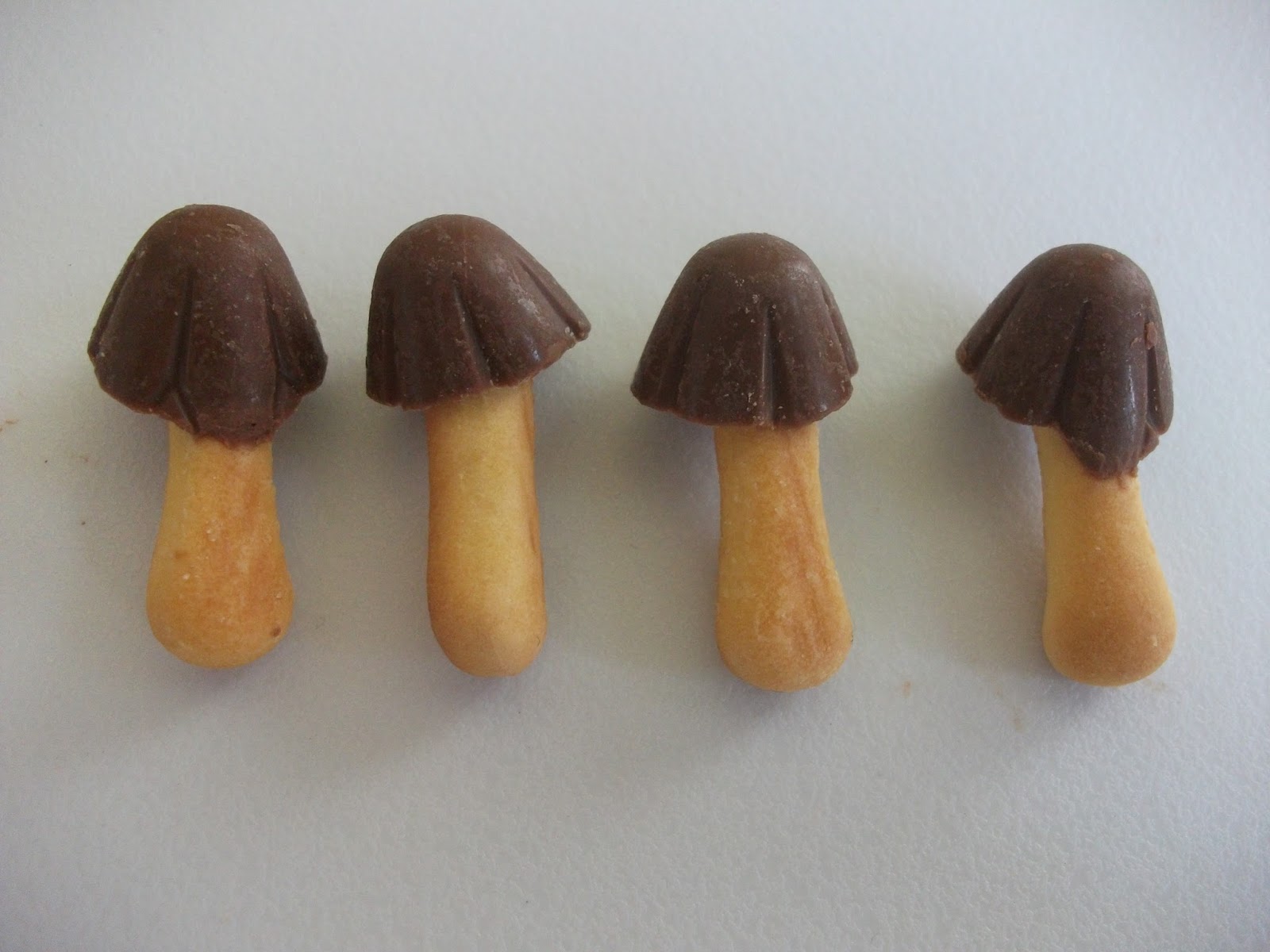 Orion Choco Boy - Mushroom-shaped Cookie Snacks Review!