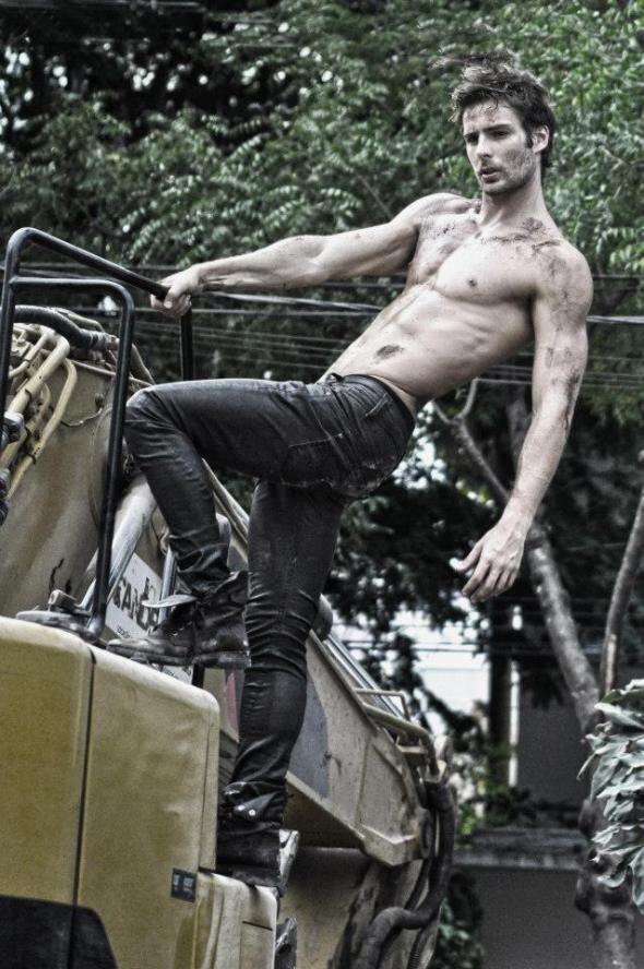 Closer Models: Ensaio: Victor Benain por Rodrigo Marconatto