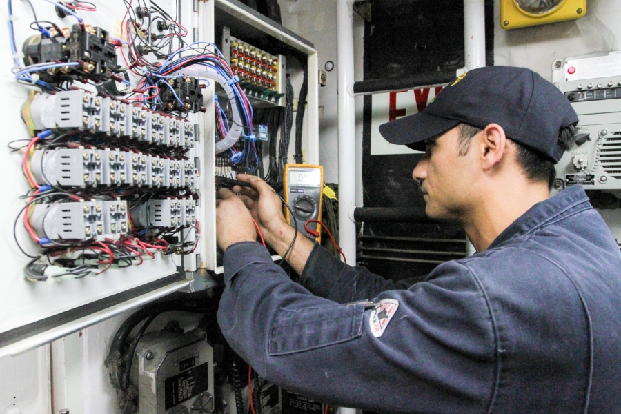 How to Find an Earth Fault On Board Ship?