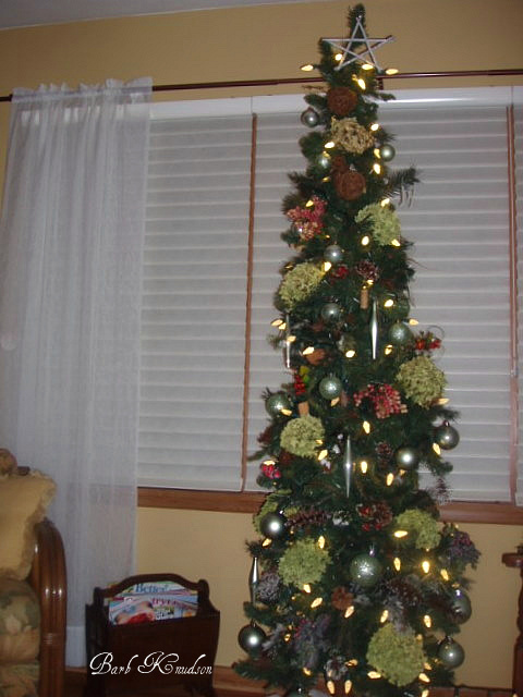 Grandma Barbs This and That: Christmas Tree with Hydrangeas