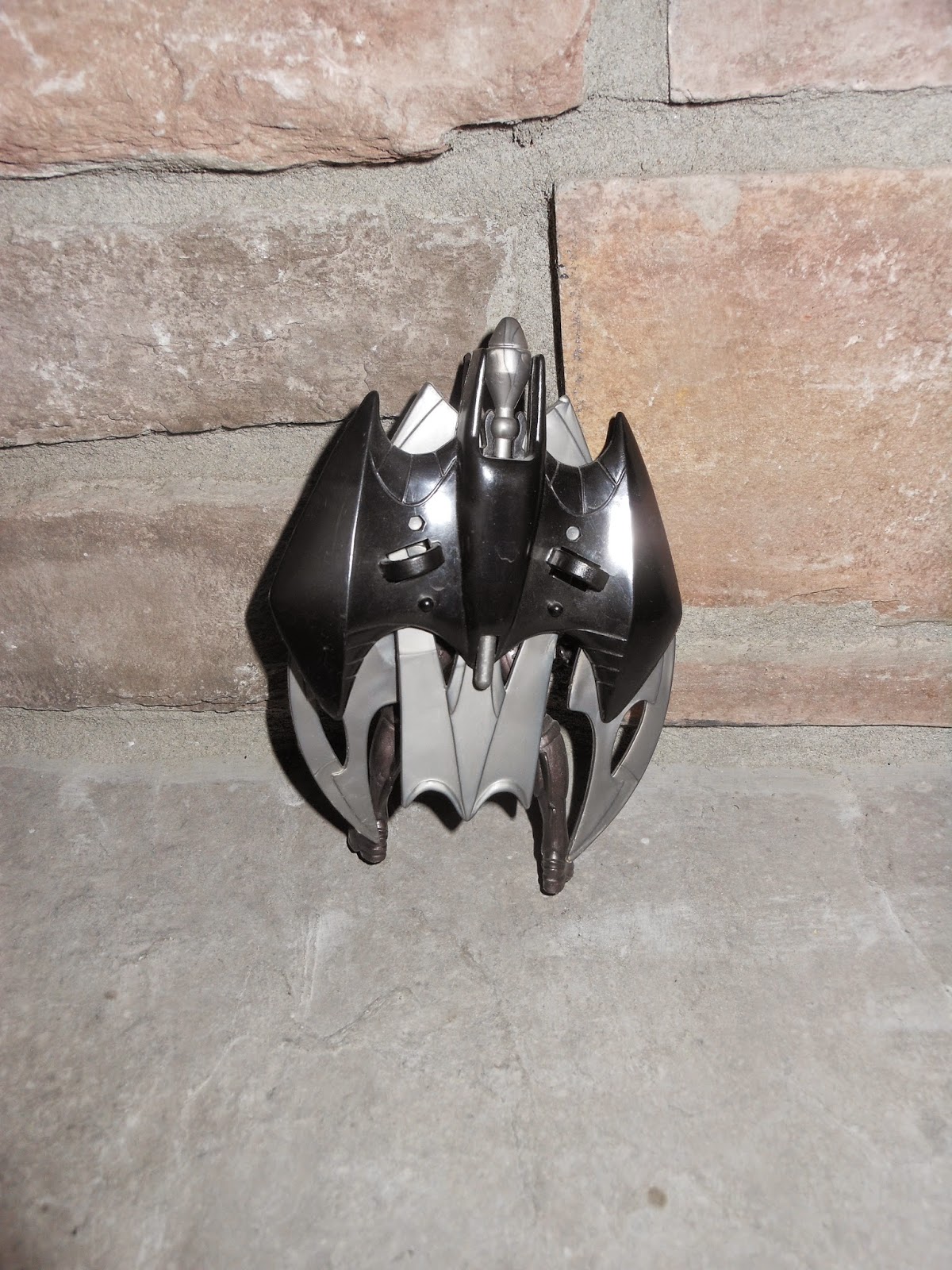 Emperor Dinobot's giant Batman figure database and review site!: Hover ...