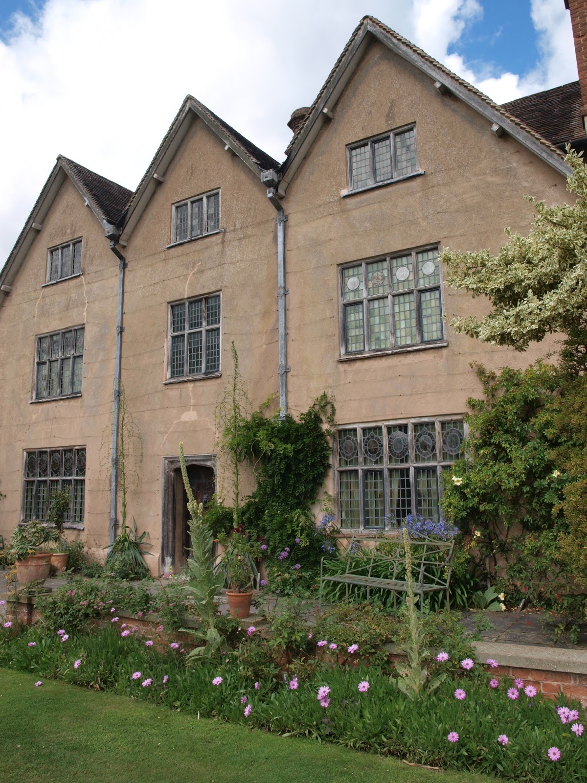 Ragged Robin's Nature Notes: Packwood House and Gardens - Part 1: The ...