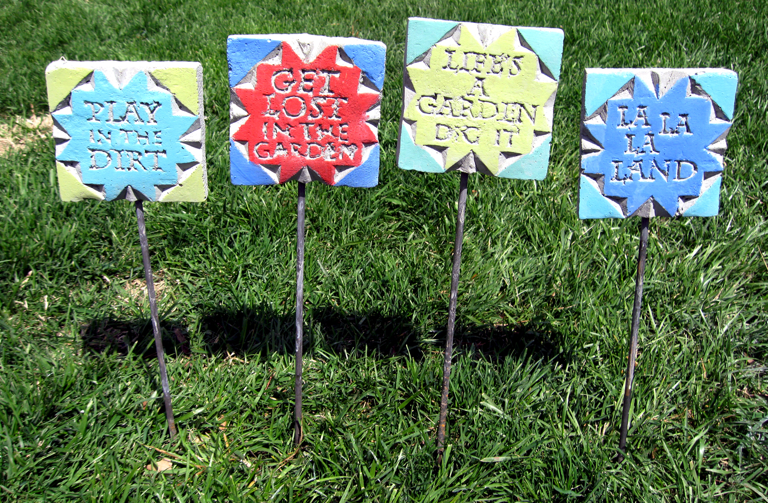 From the Summer's Garden: NEW MINI-MESSAGE STAKES