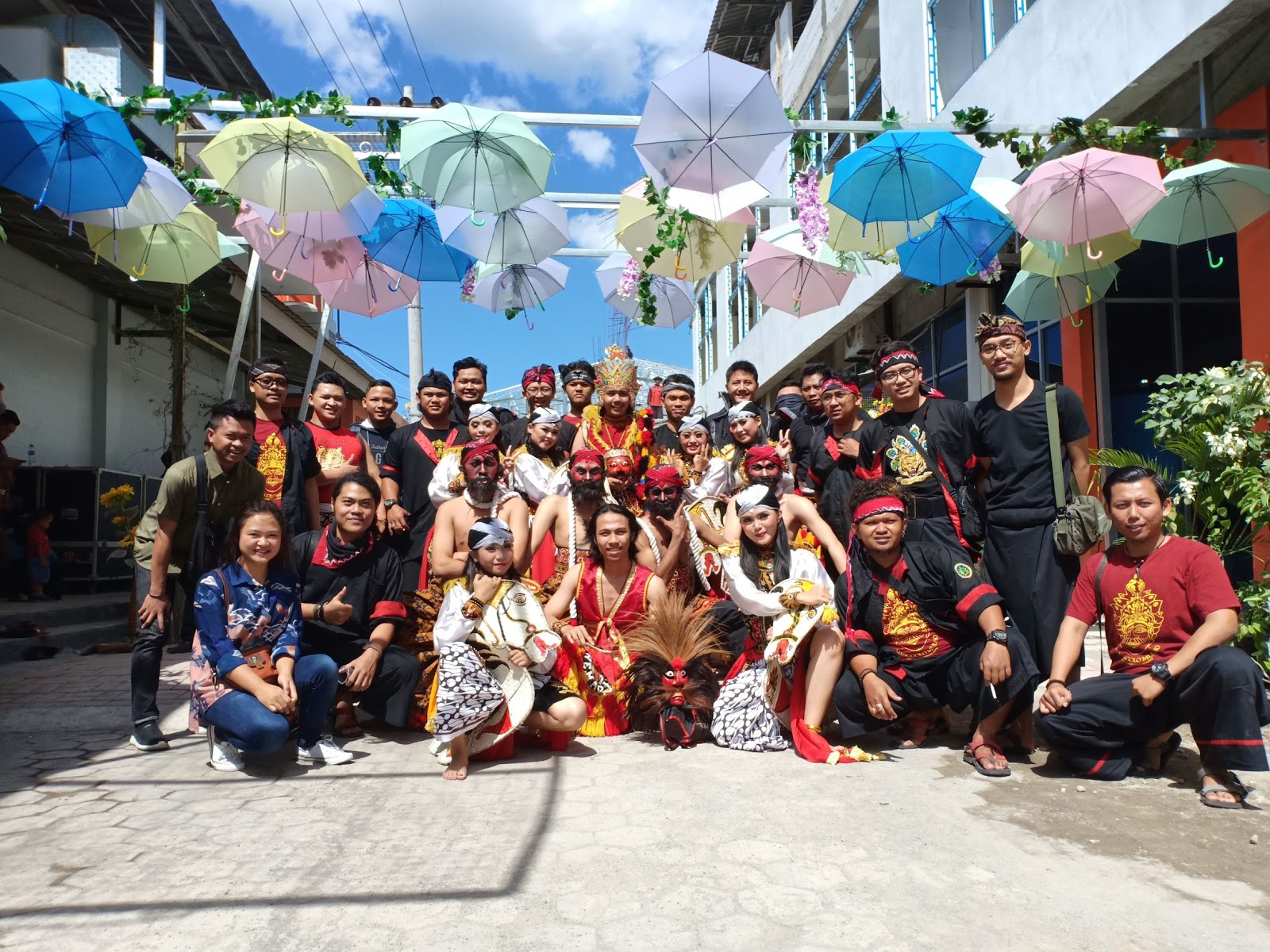 MM MERIAHKAN ACARA WISUDA STIPRAM YOGYAKARTA