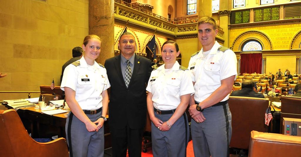 Compartiendo mi opinión: Honran en Nueva York historia militar y el día ...