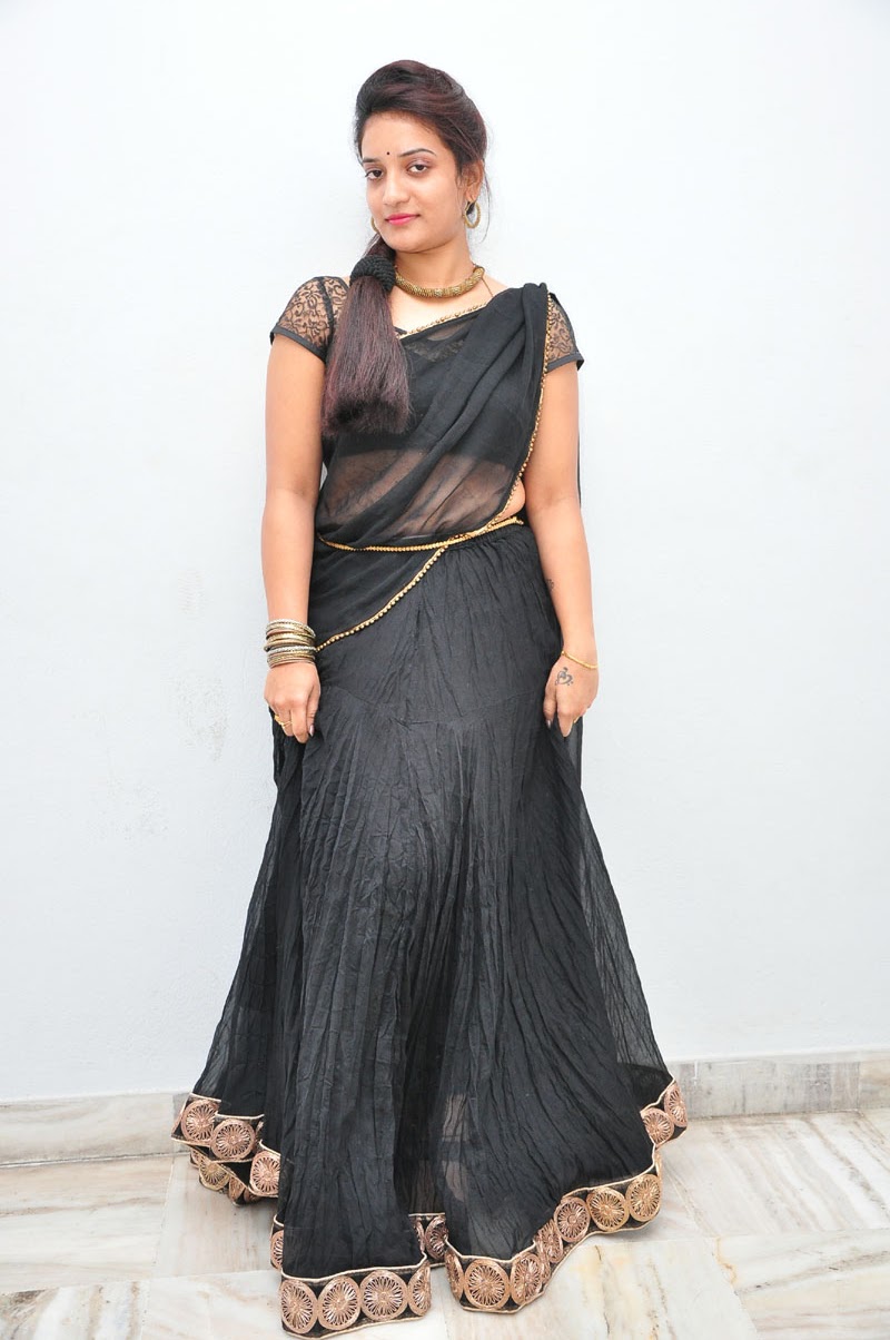 Heroine Janani Reddy in black half saree hot photoshoot latest stills