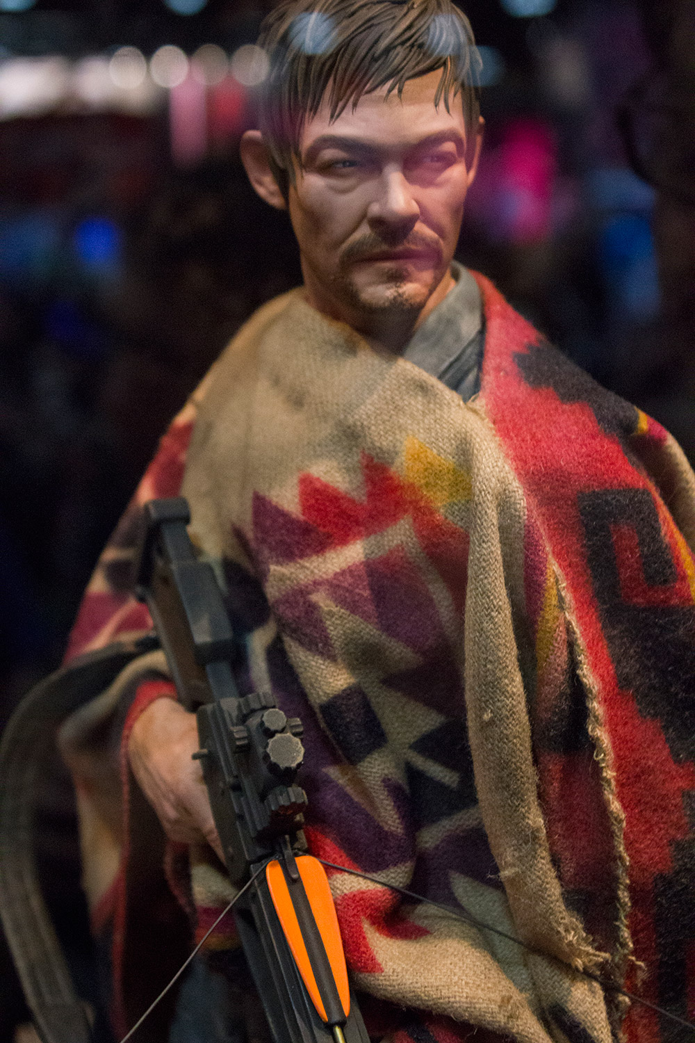 SNEAK PEEK : "The Walking Dead" Statues