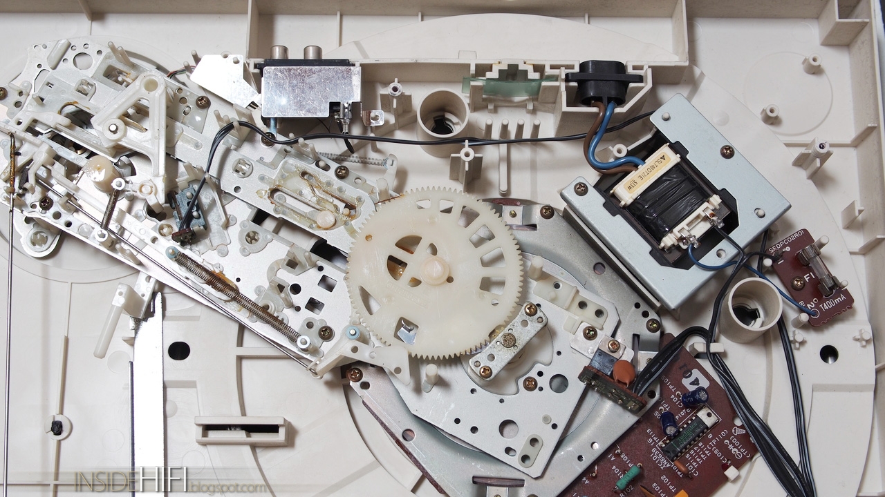 Inside Hi-Fi: Technics SL-D210 (SL-D210-SEi)