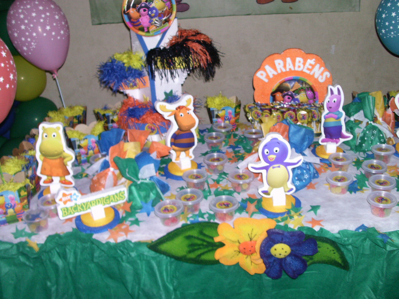 Raffa Festas e Decorações: Festa do Backyardigans