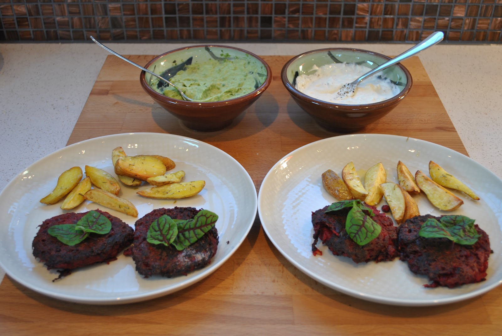 Ekomat Sonjas Sylta: Rödbetsbiffar med mandelpotatis