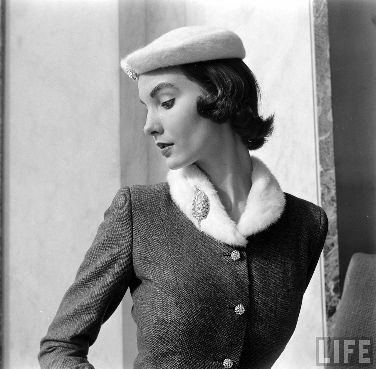 Dividing Vintage Moments : 1949/50 Fashion