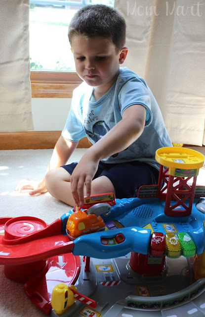 Mom Mart: Go! Go! Smart Wheels Garage! Review and Giveaway