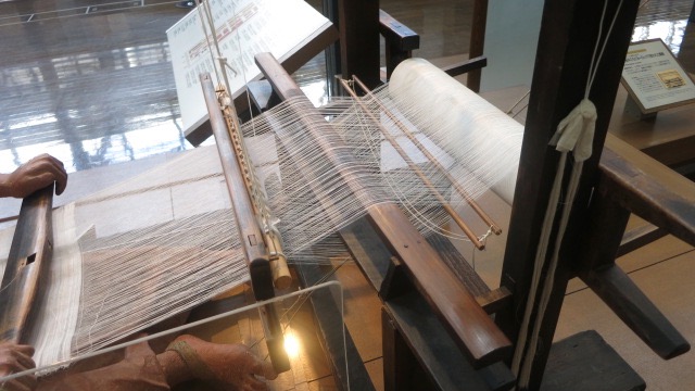 Japanese Textile Workshops 日本のテキスタイル ワークショップ: Backstrap Rag Weave Luxury.