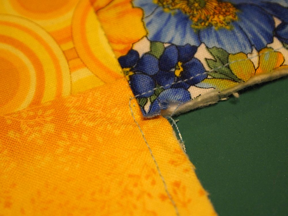 52 Quilts in 52 Weeks: Tuesday Tutorial: Inside Corners