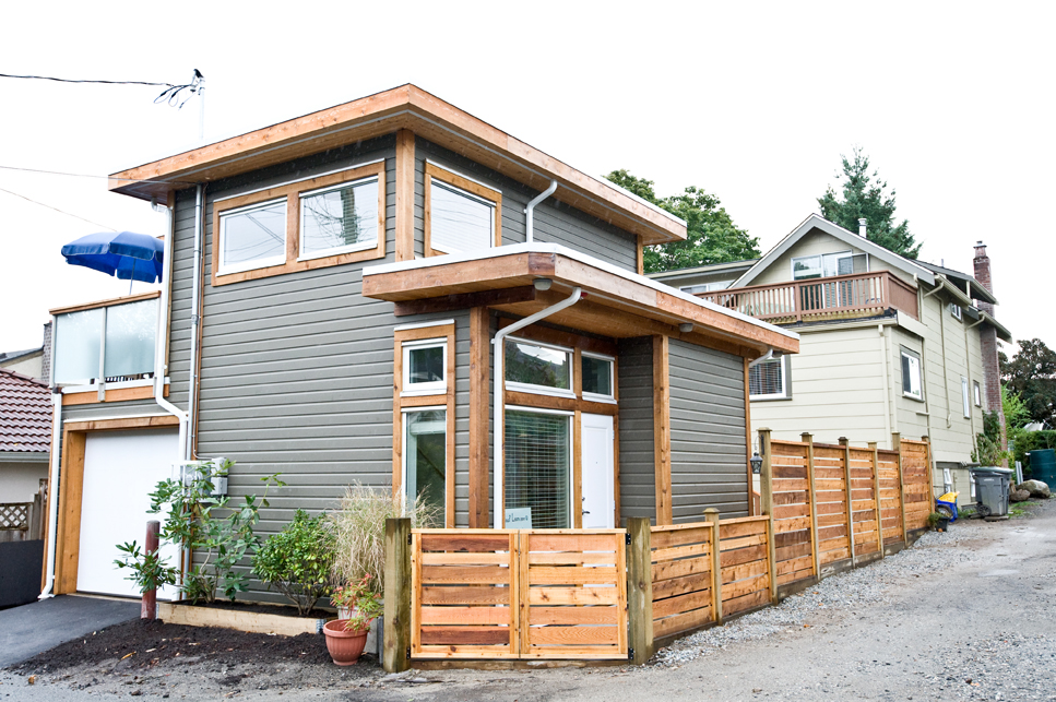 Mini Home:Brendon and Akua Build Small: We're going to Thailand! (if we ...