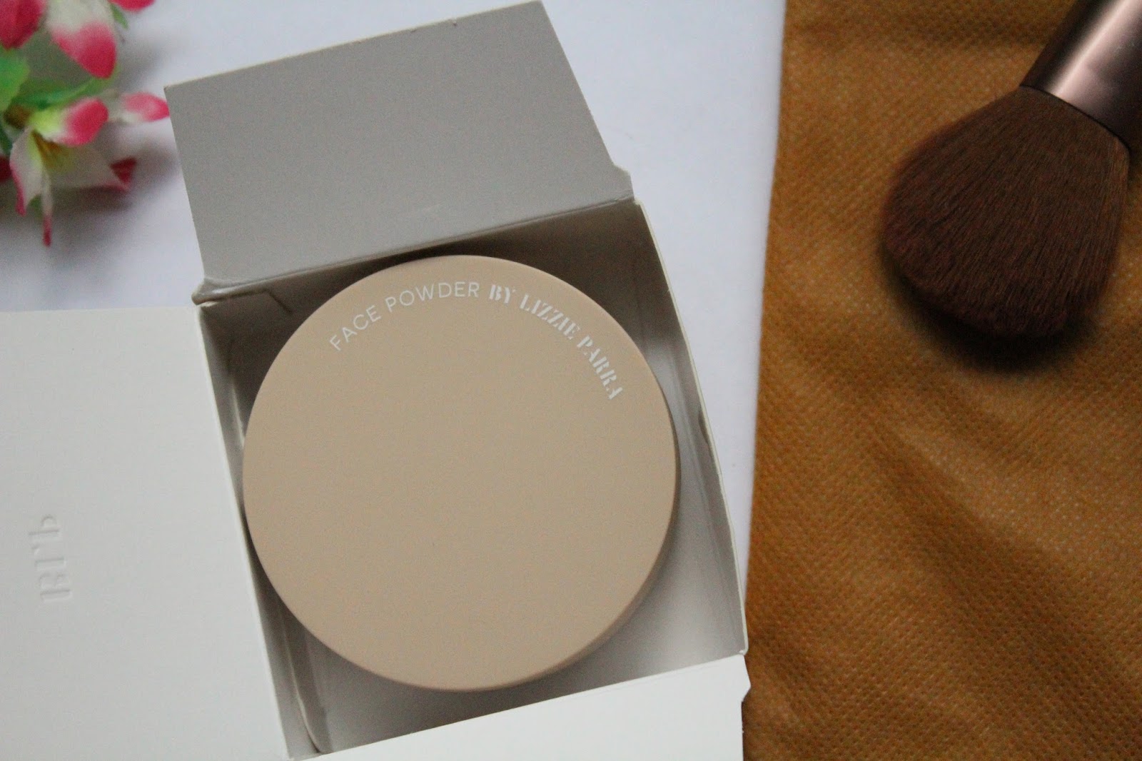 BLP FACE POWDER: Medium Beige - Turquois Peach Beauty