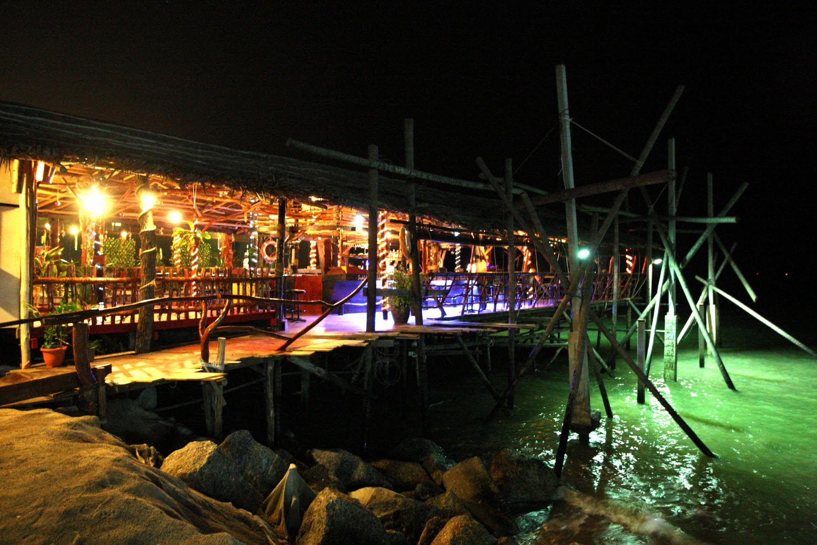Baba Beach Bar: October 2011