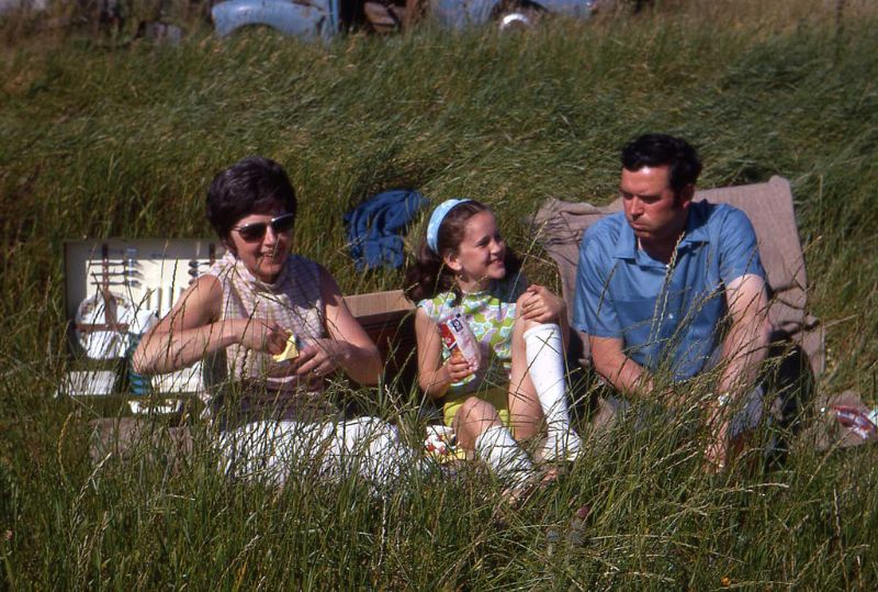 46 Intimate Pictures That Recall Family Portraits in the 1970s ...