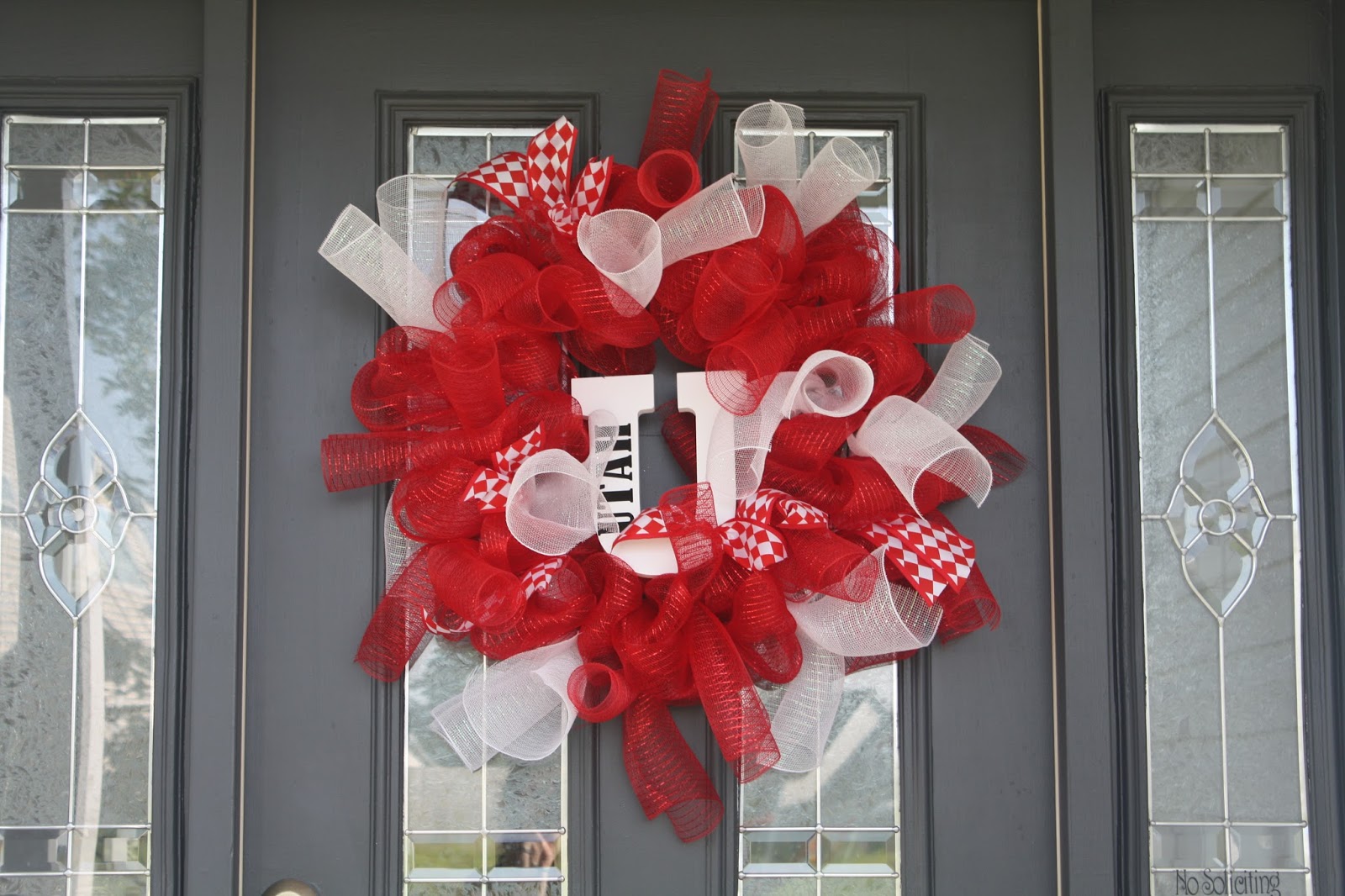 Alayna's Creations: Wreaths with The Girls