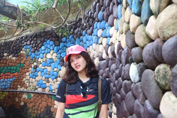 Bola Lou Sahaja: Atlet Cantik : Tri Retno Mutiara