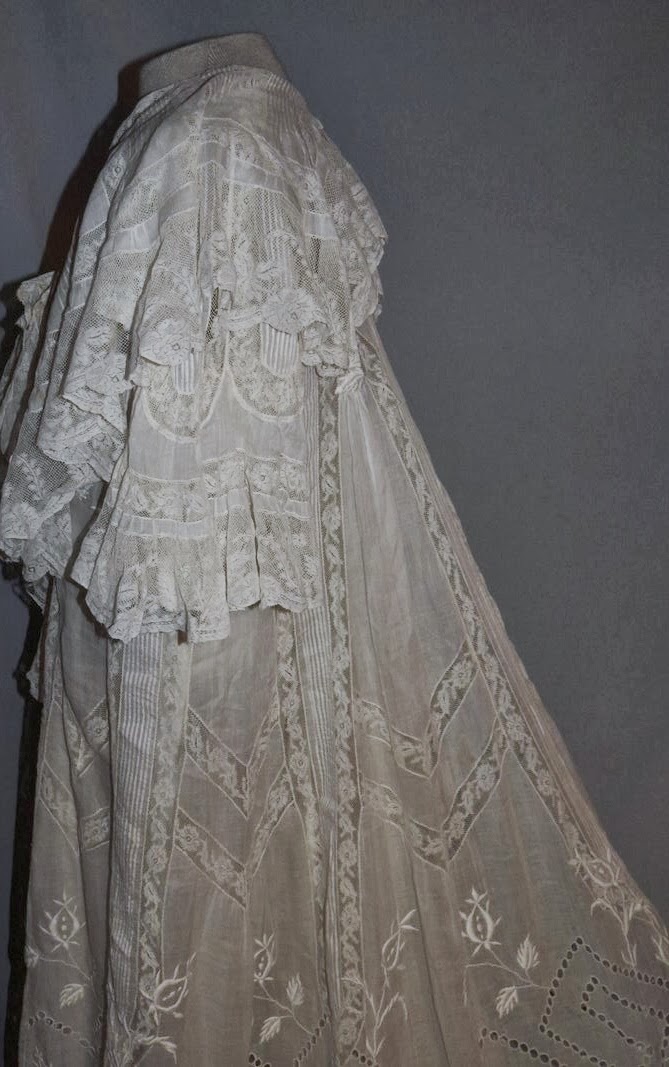 All The Pretty Dresses: Edwardian Dressing Robe