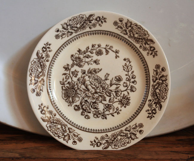 FABULOUS FINDS: BROWN TRANSFERWARE FROM ERIN - An Eye For Detail