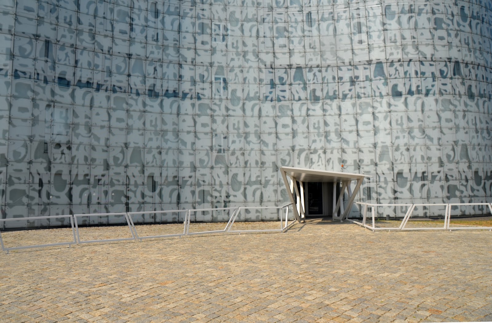 Damien Stackebrandt: HERZOG & DE MEURON - IKMZ of the BTU Cottbus
