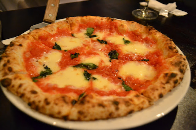 Head (South) East: This Weekend: Sashimi Pizza and Smoky Cafes