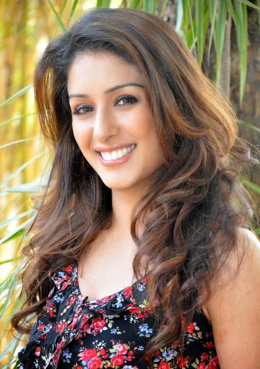 Majha India: Samiksha Singh Beautiful HD Wallpaper Free