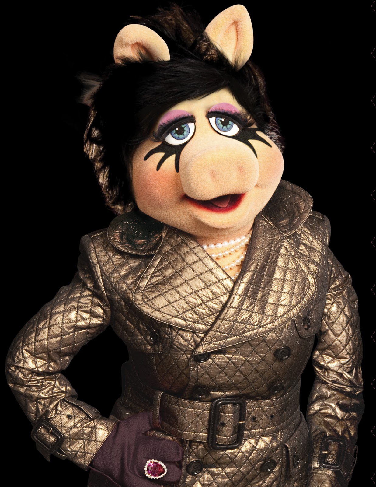Miss Piggy for MAC brings new meaning to pearls before swine! | Beauty ...