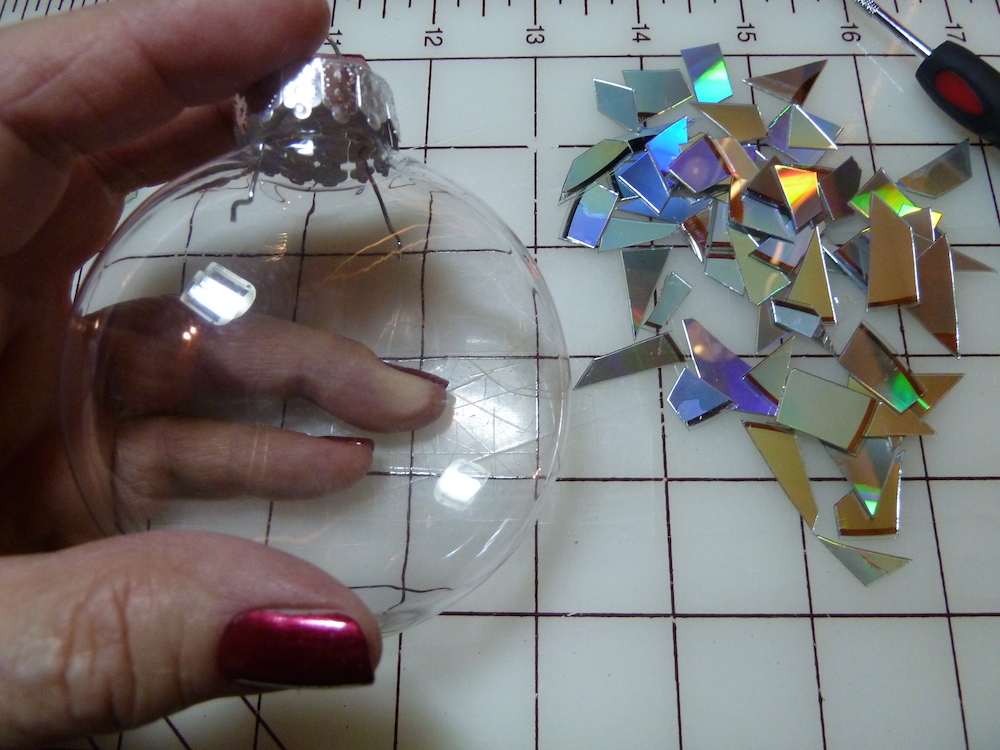 Make it easy crafts: Recycled DVD ornament tutorial