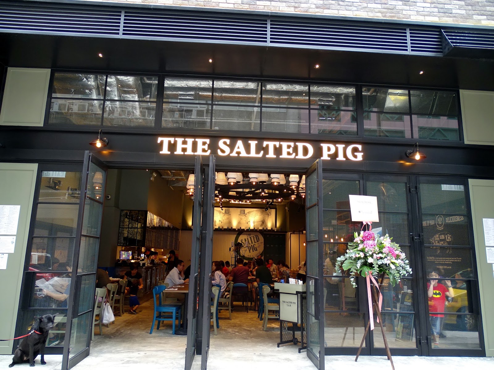 The Salted Pig at D2 Place Two (Hong Kong, CHINA) ★★★☆☆ | A traveling ...
