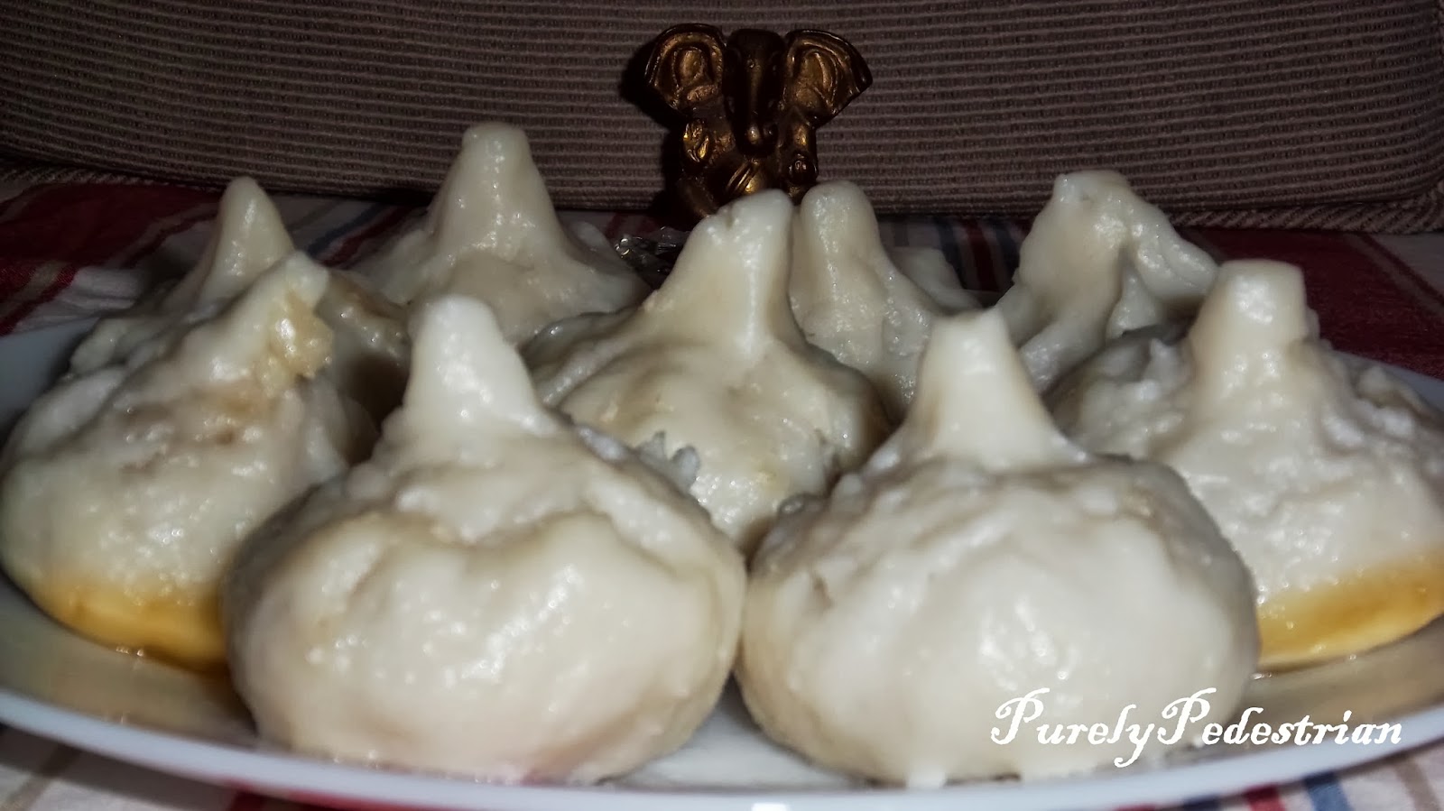 Purely Pedestrian: Naivedyam of Ukdicha Modak / Kozhukattai